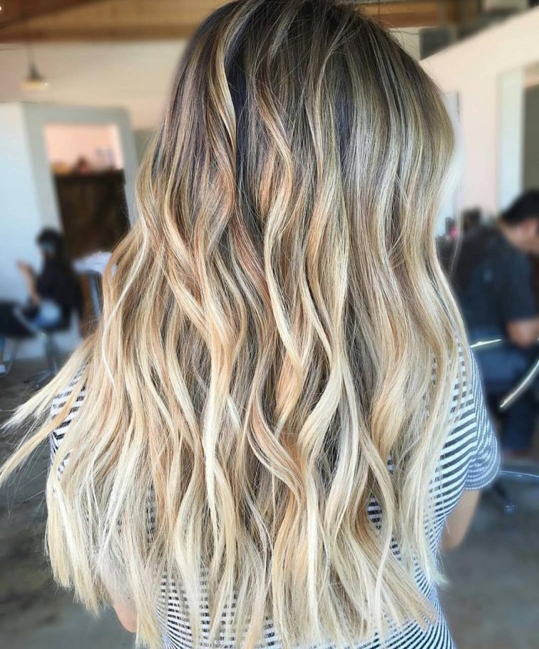 [FOTO] Balayage biondo su base scura, scopriamo insieme come sfoggiarlo ...