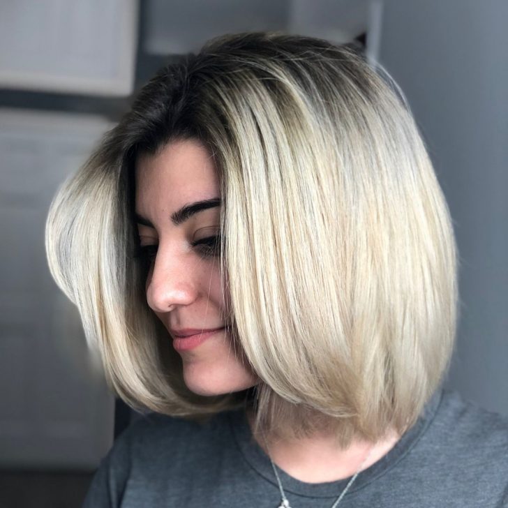 [15 FOTO] Caschetto liscio: un taglio che non passa mai di moda, la ...