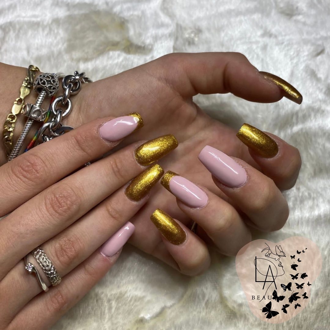 Unghie rosa cipria e oro: alcune idee di tendenza da copiare per chi ...