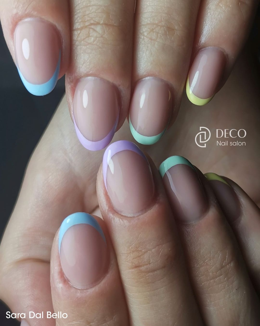 Unghie pastello 2022: le Nail art nei colori più delicati da provare